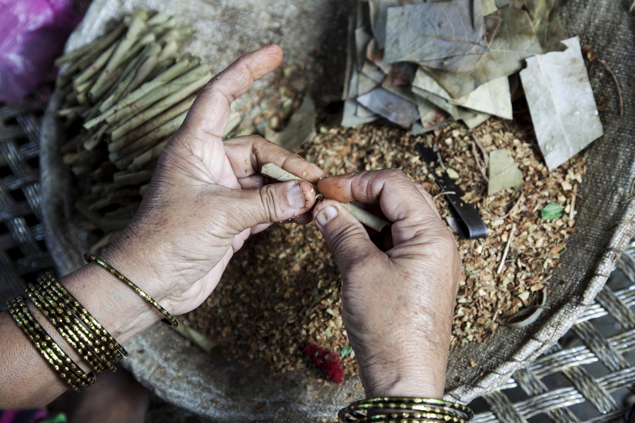 Bidis: The Hand-Rolled Cigarettes That Keep More Than Four Million ...