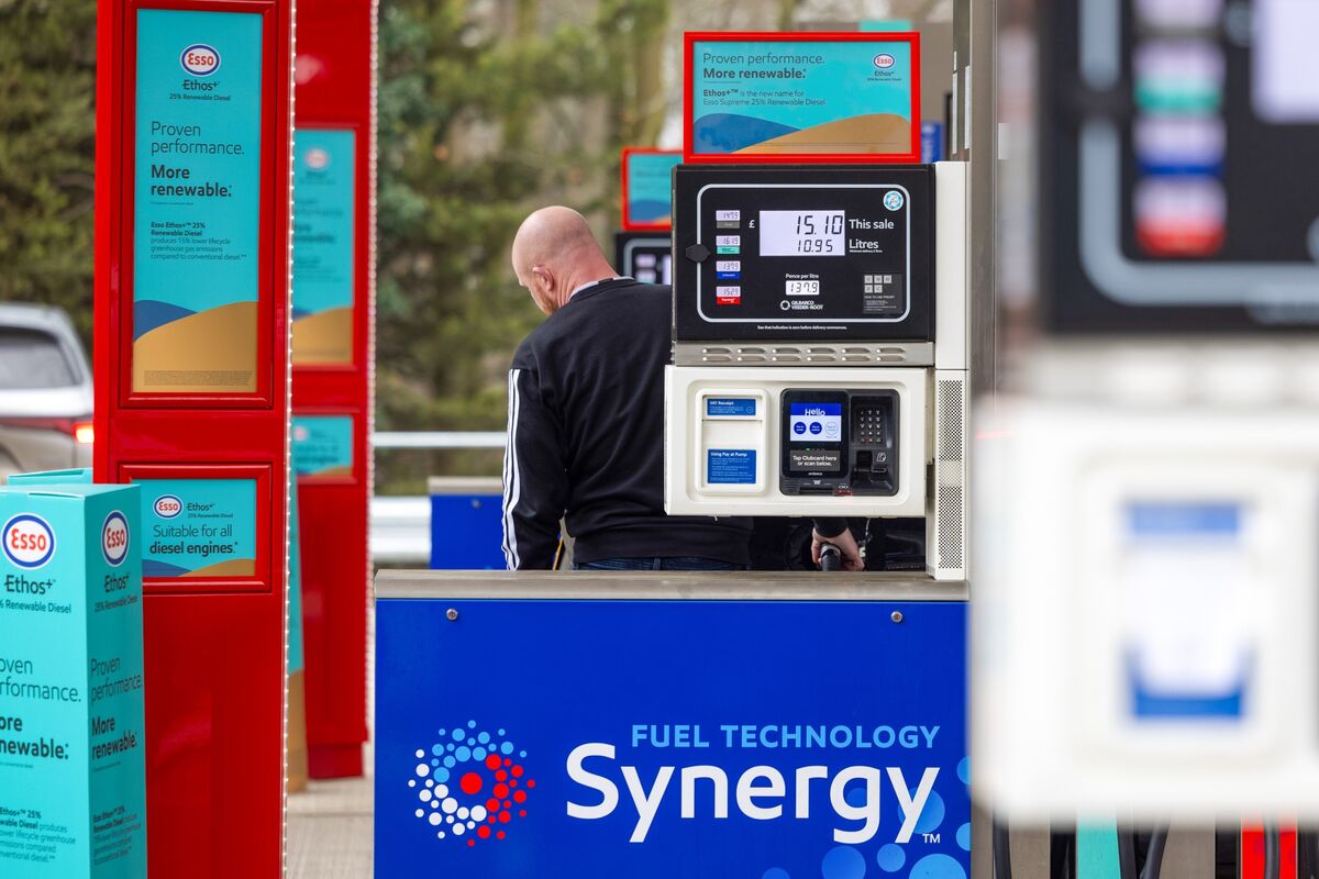 UK Fuel Margins High But Steady After Iran War Shock, CMA Says - Bloomberg