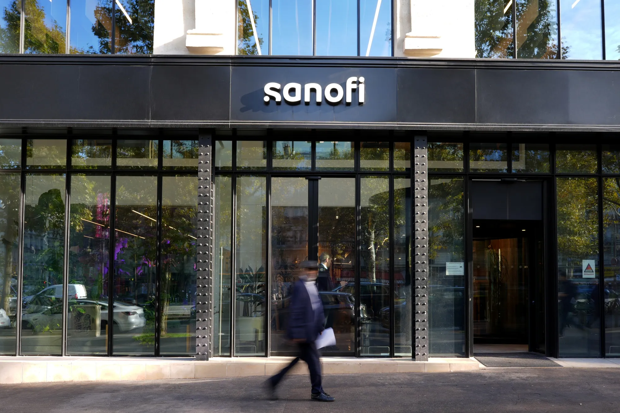France Weighs State Stake in Sanofi Unit Being Sold to CD&R - Bloomberg