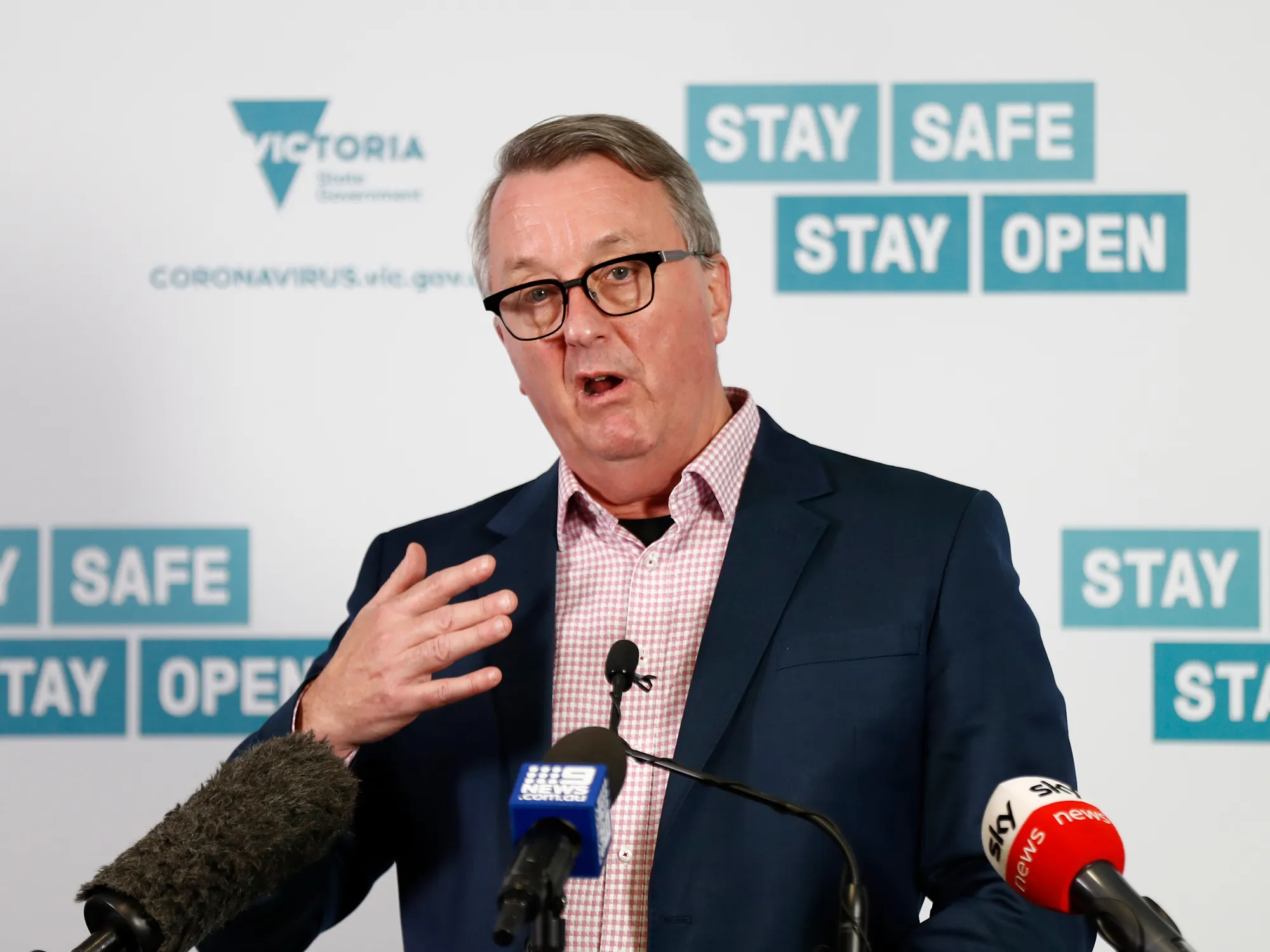 Melbourne Races to Contain Virus as 4 New Cases Detected - Bloomberg