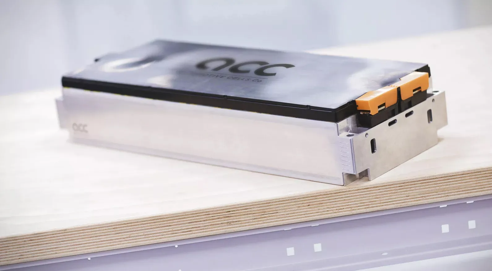 Italy Cuts Funding for Stellantis, Mercedes EV Battery Plant - Bloomberg