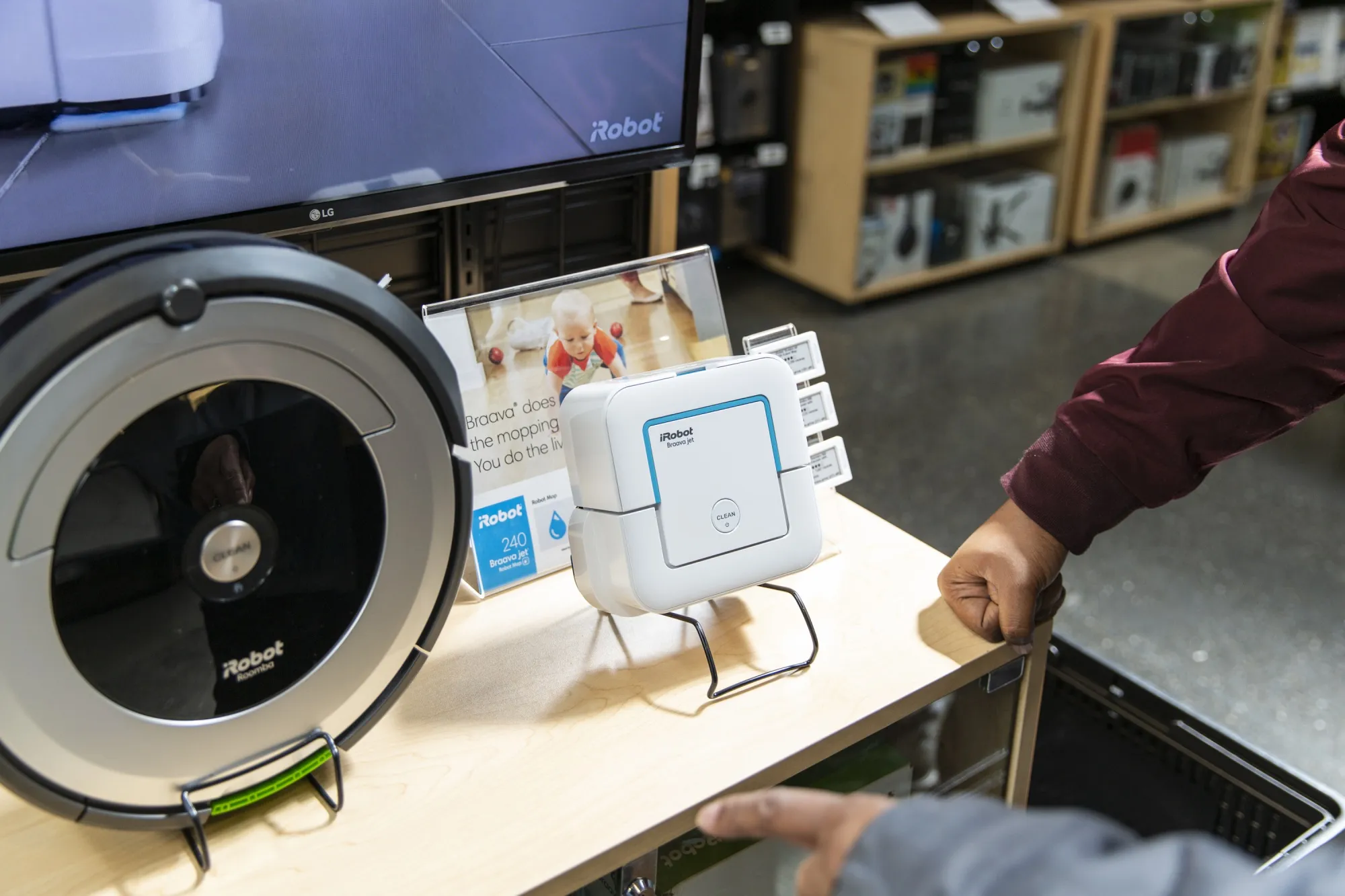 IRobot Launches New Attack on SharkNinja’s Robotic Vacuums - Bloomberg