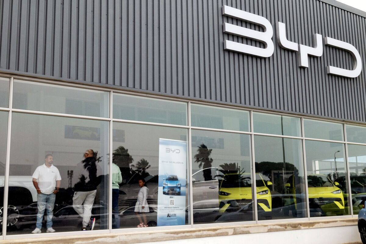 BYD Sales Rise for First Time in Nine Months on Overseas Demand - Bloomberg