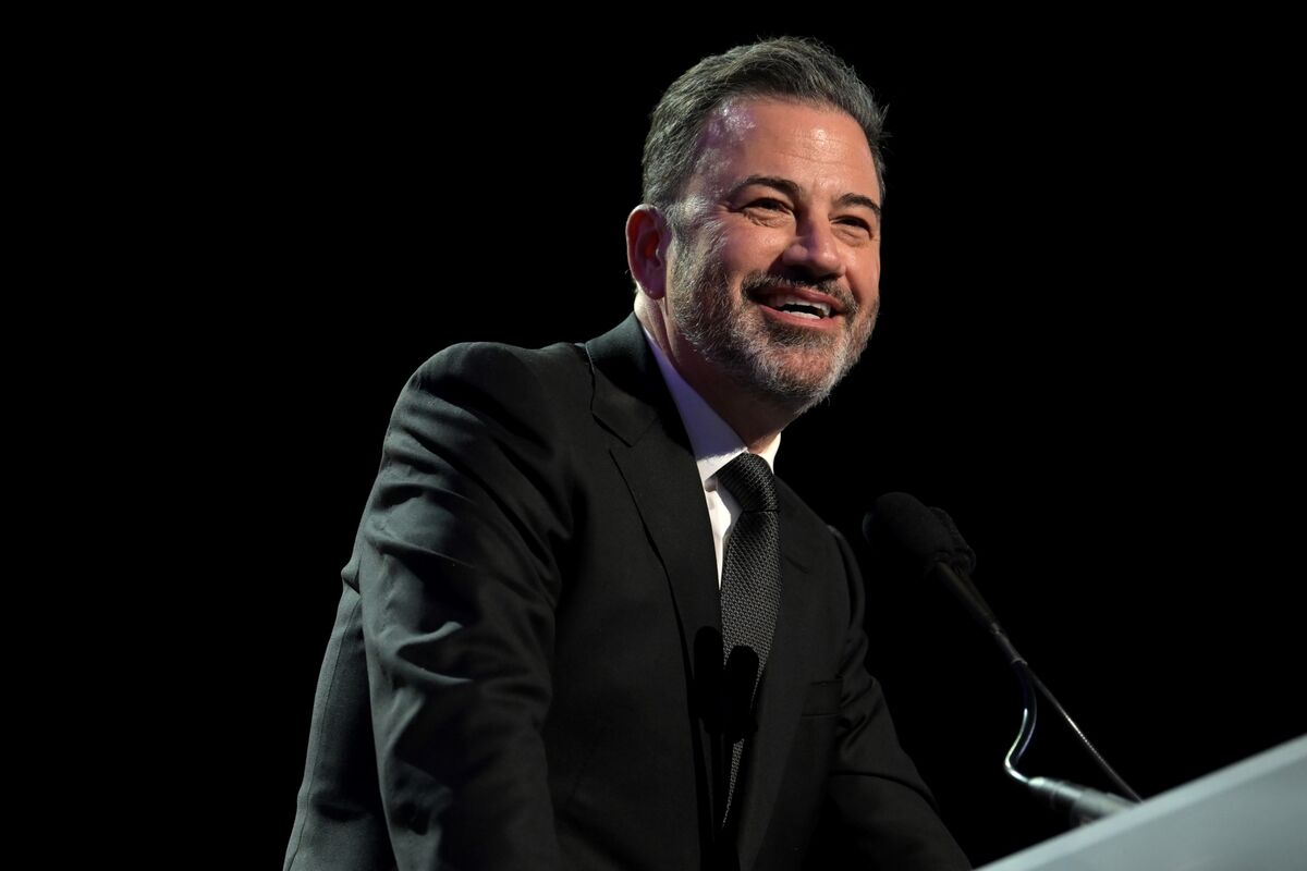 Late Night Comics Praise Kimmel, Offer Plenty of Trump Jokes - Bloomberg