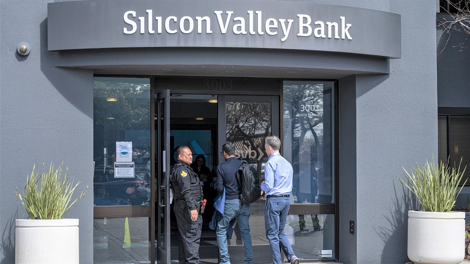 Watch Some SVB Clients Are Finally Regaining Account Access - Bloomberg