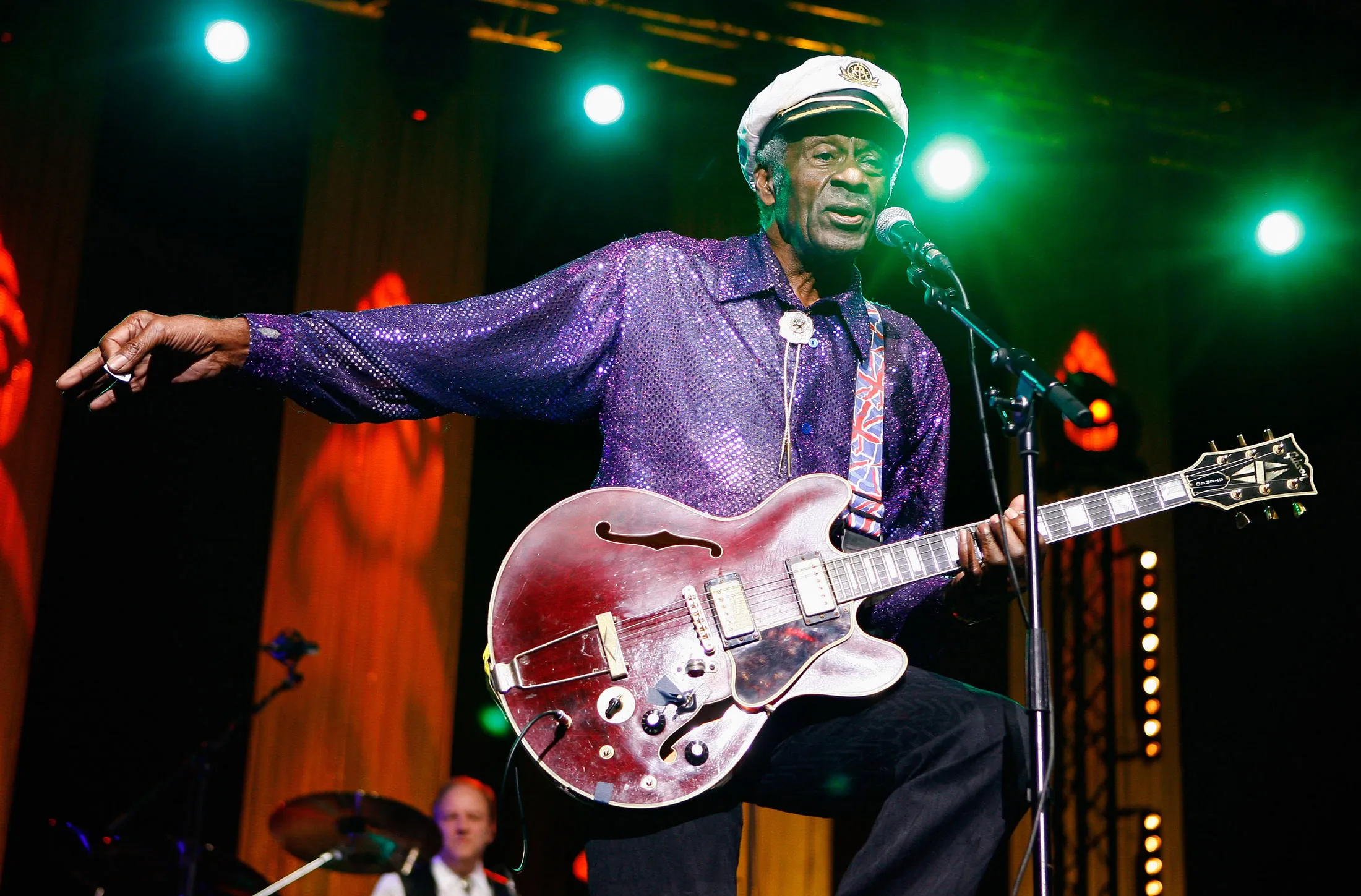 Chuck Berry, Rock 'n' Roll Pioneer From 1950s, Dies at 90 - Bloomberg