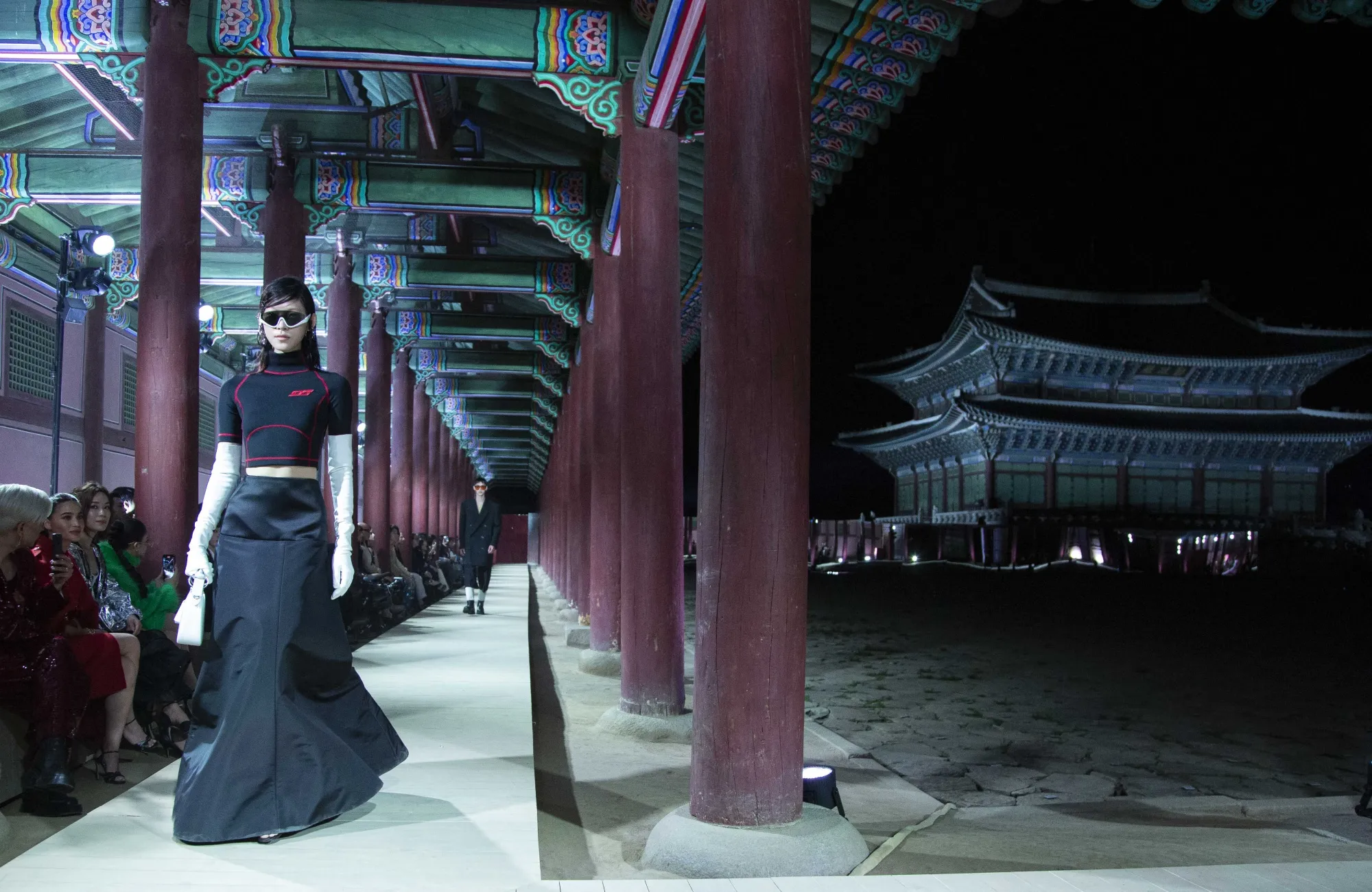 Gucci Hosts First Korea Fashion Show at Seoul’s Gyeongbokgung Palace ...