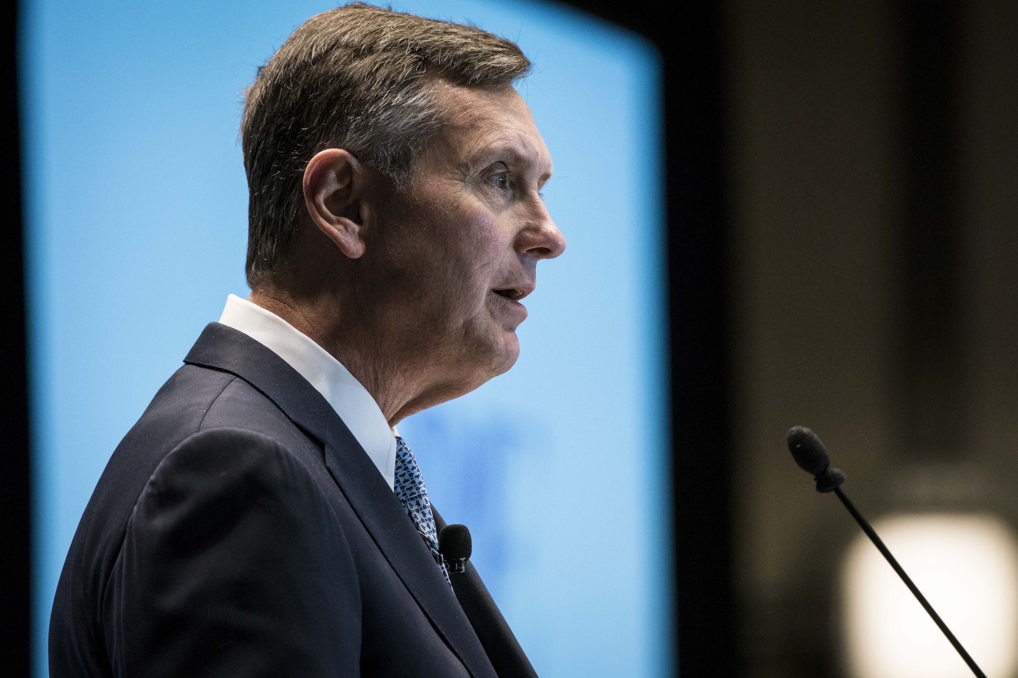 Fed’s Clarida Defends His ‘Integrity’ After Trading Revelations - Bloomberg