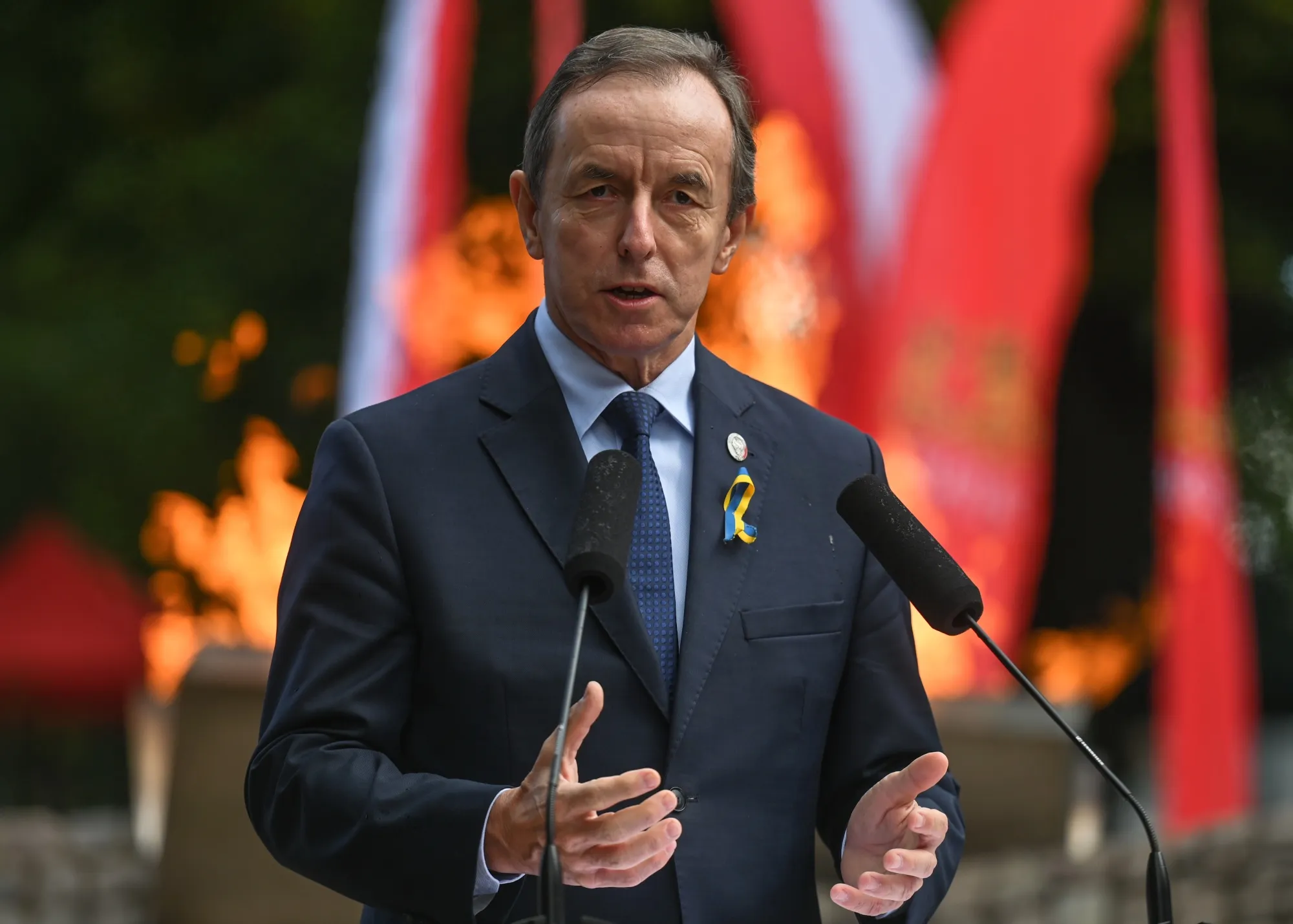 Cash-For-Visa Scandal Hits Polish Ruling Party Before Election - Bloomberg Cash-For-Visa Scandal Hits Polish Ruling Party Before Election - Bloomberg