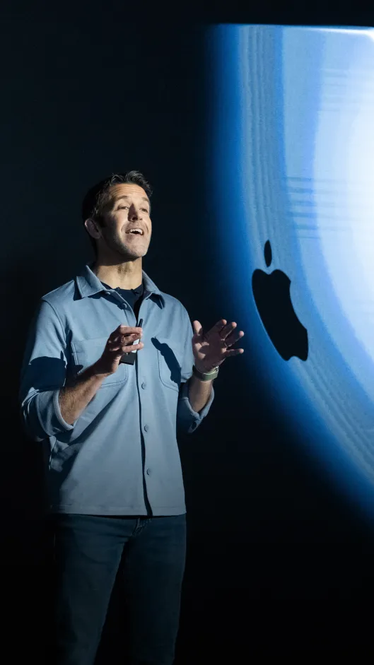 Watch Apple Succession Plan Emerges as Company Turns 50 - Bloomberg