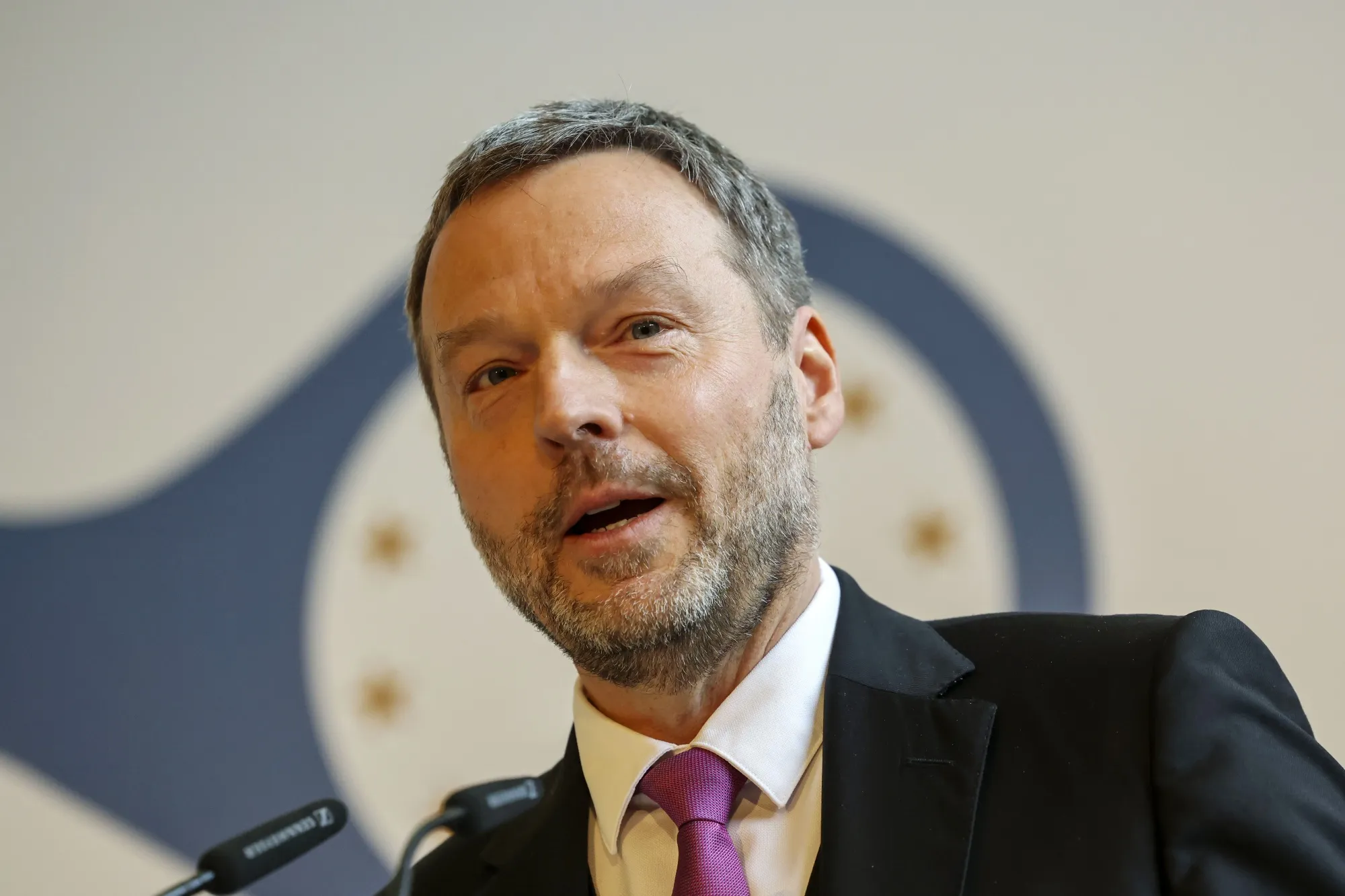 EZB sollte Marktturbulenzen in Ruhe bewerten, meint Wunsch - Bloomberg