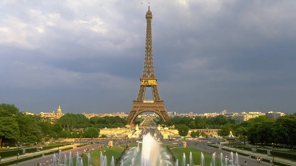 Watch Peak Paris: US Banks in France - Bloomberg