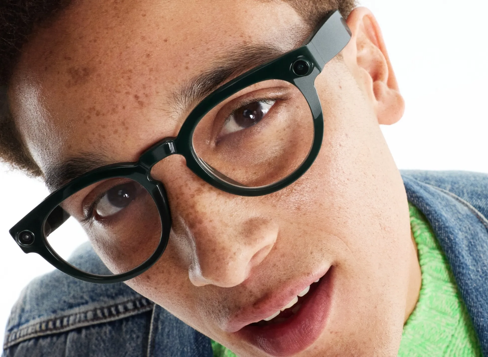 Google and Samsung Smart Glasses: Designs Revealed - Bloomberg