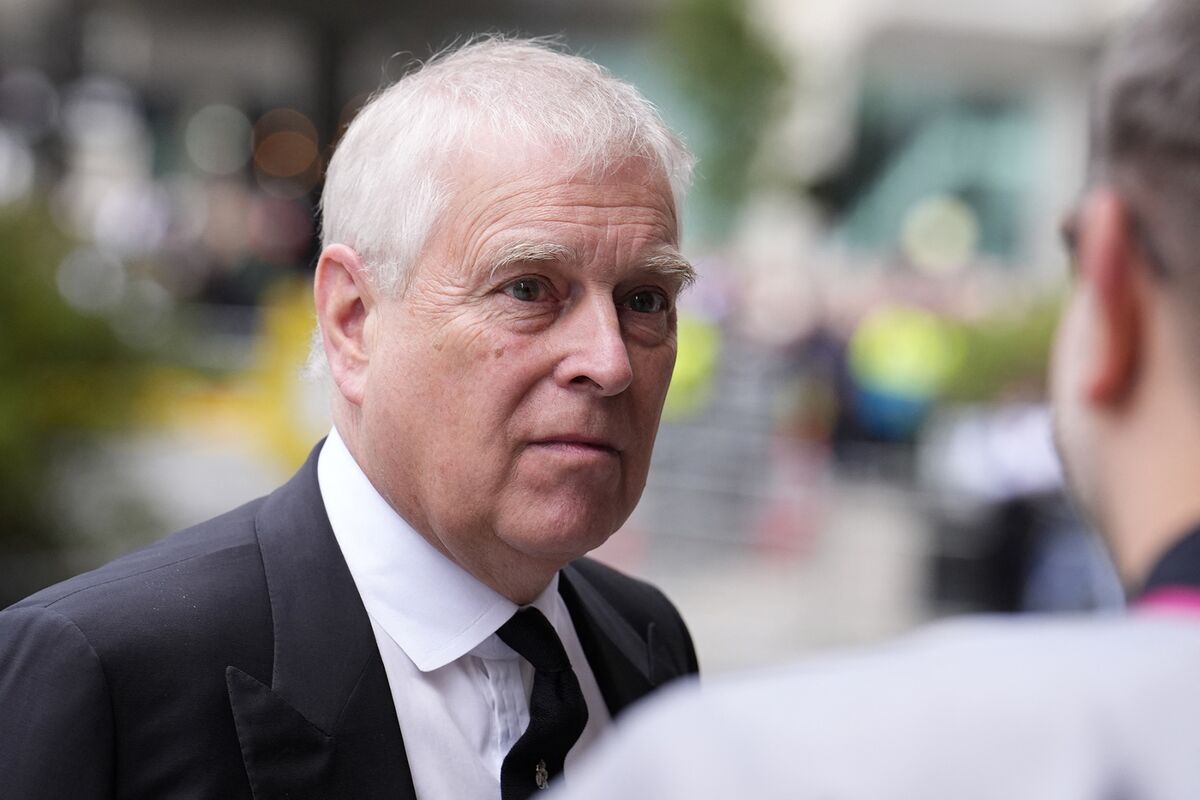 Julian Harris: Andrew’s Arrest and Britain’s Rule of Law - Bloomberg