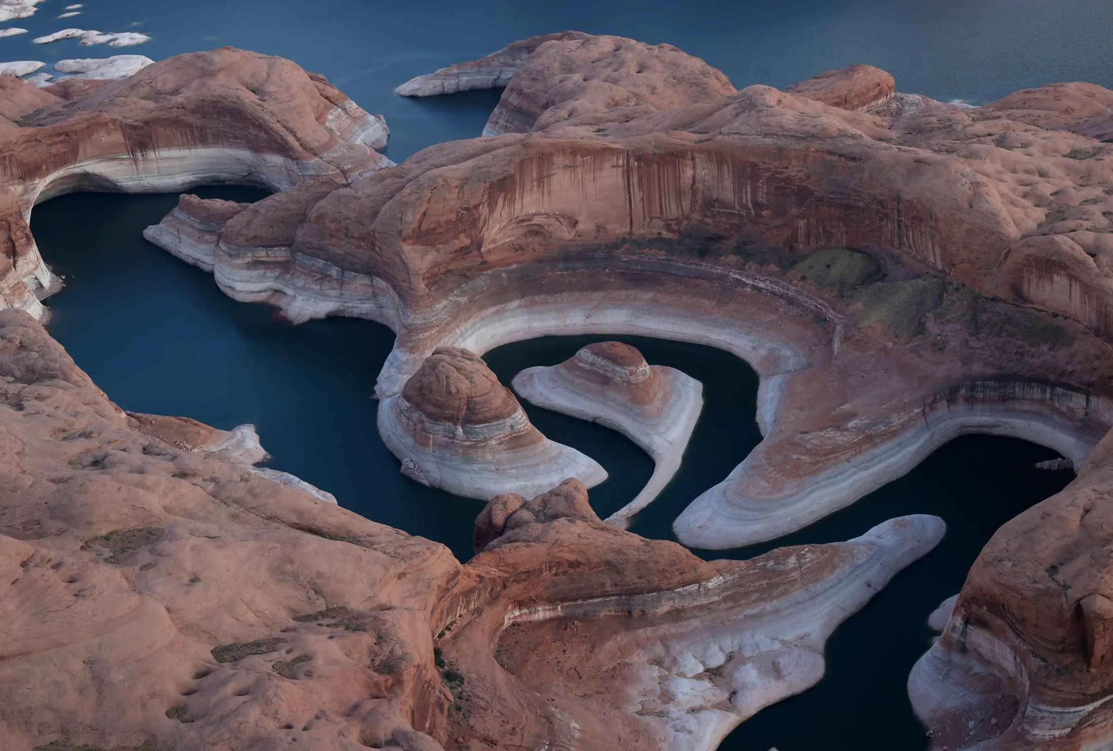 Lake Powell Historic Drought Water Levels Sees Boats Stranded on Land ...