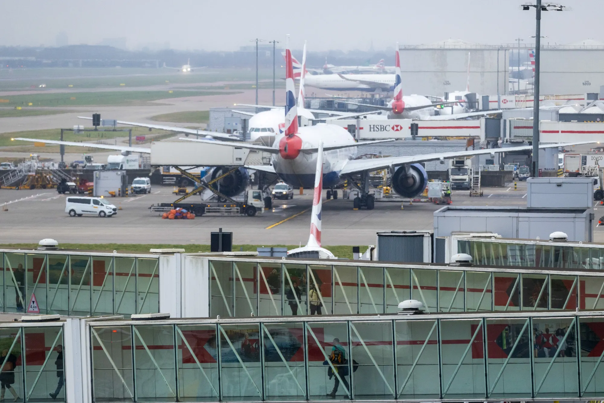 Heathrow Backs Reeves’ Call to Start Building New Runway by 2029 ...