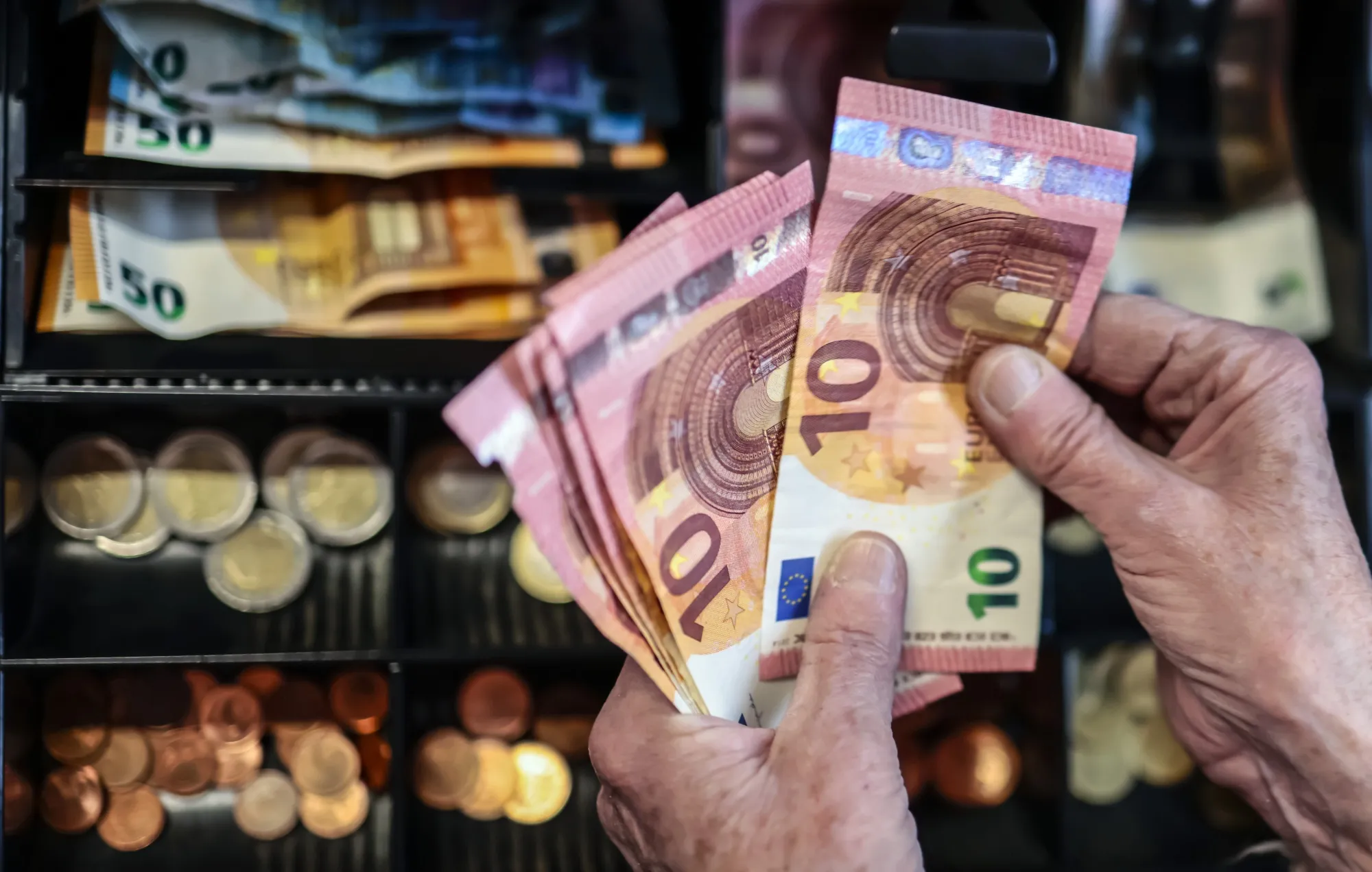 EUR USD Euro Climbs Toward Two Month High as Risk Mood Weighs on Dollar Bloomberg