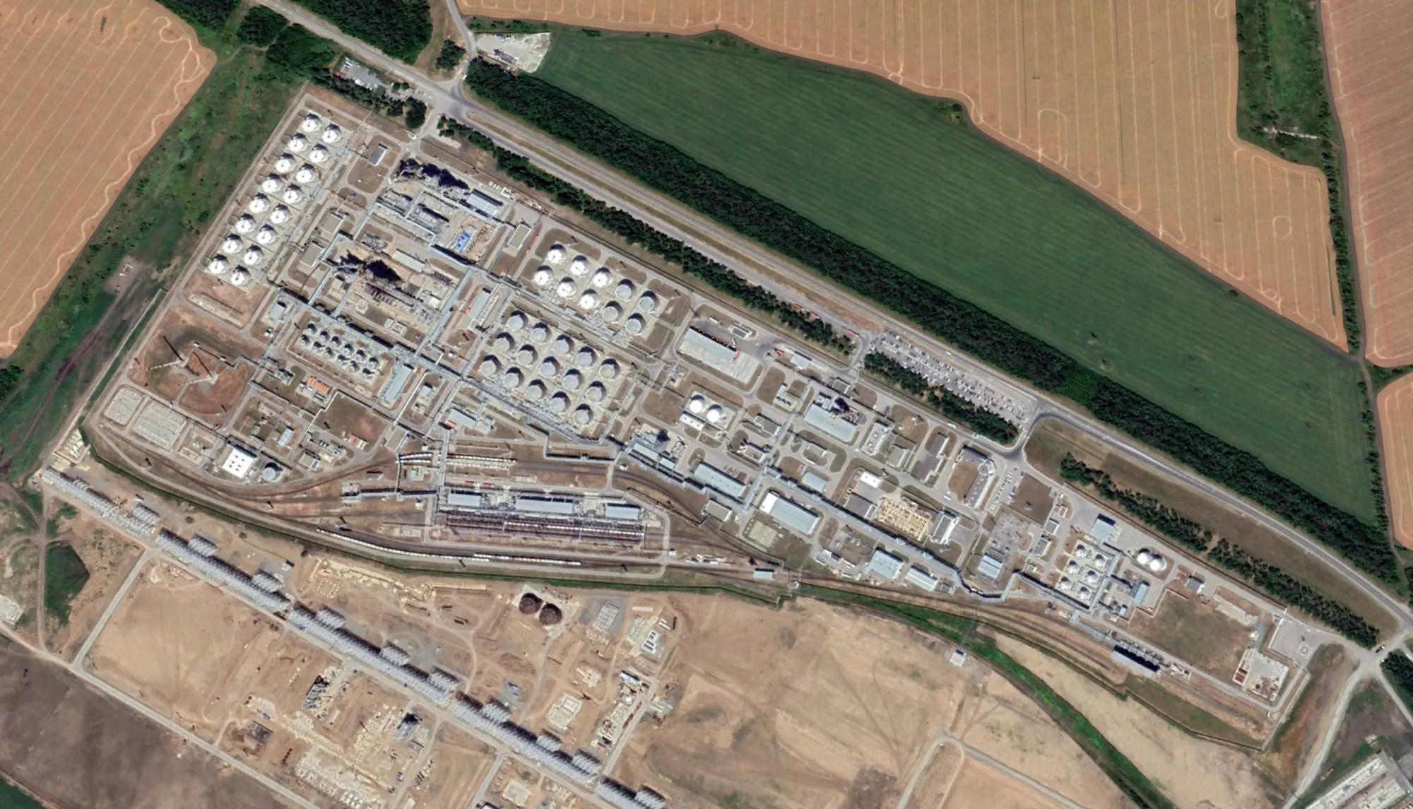 War in Ukraine: Drones Attack Novoshakhtinsk Refinery in Southern ...