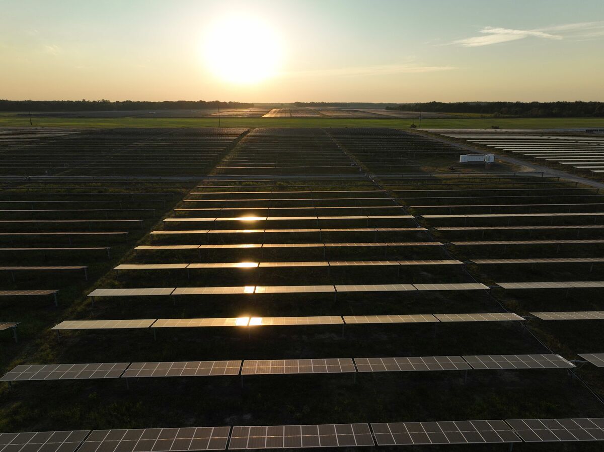 Meta Inks More Clean Energy Deals with Developer Invenergy - Bloomberg