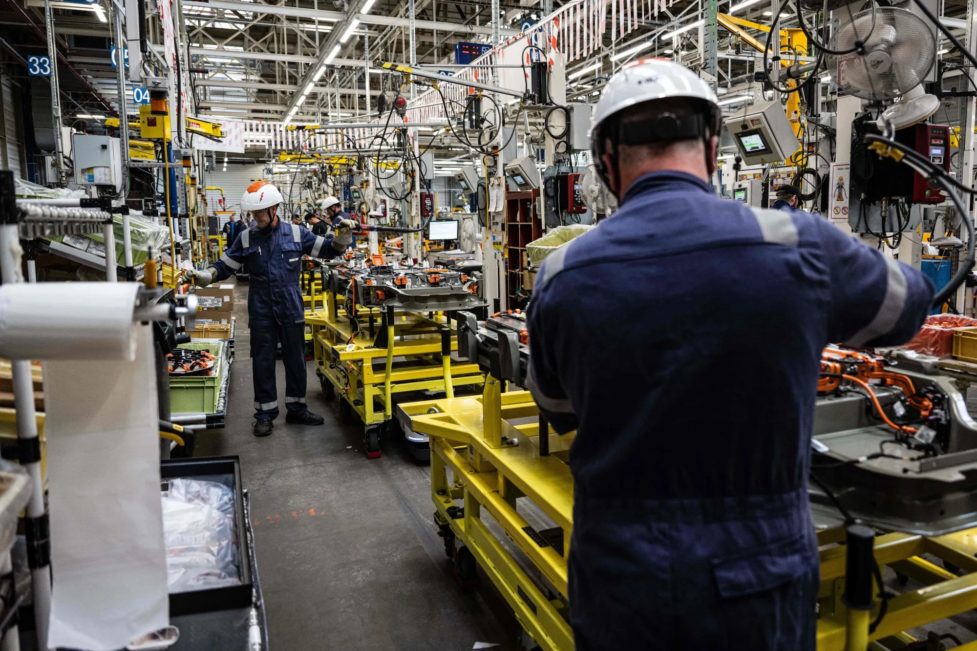 Stellantis (STLA) Bets on an EV Boost From China to Keep Grip on Europe ...