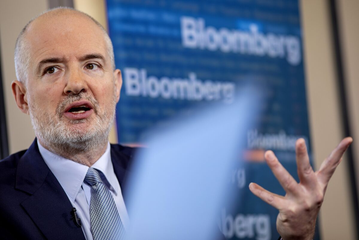 Pimco CEO Roman Says Hard Brexit Is Better Than ‘Limbo’ - Bloomberg