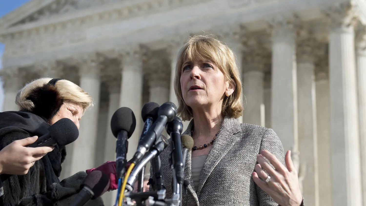 Ad Watch: Wars on Women and Plutocrats - Bloomberg