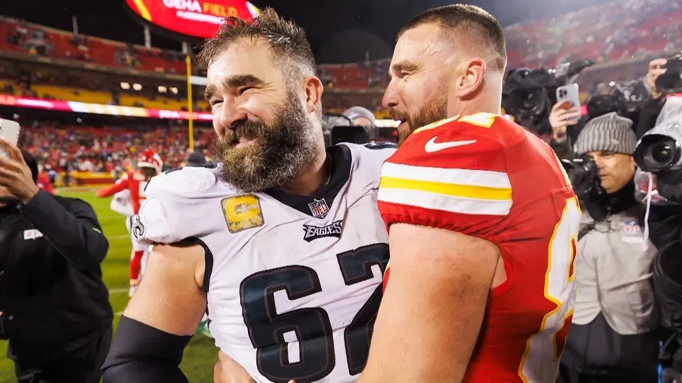 Watch NFL’s Kelce Brothers Ink $100 Million Amazon Podcast Deal - Bloomberg