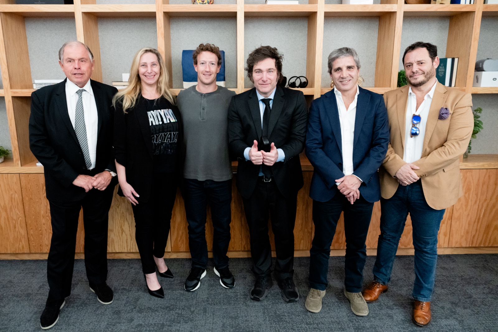 Milei Adviser Expects Major Tech Investments Within Eight Weeks - Bloomberg