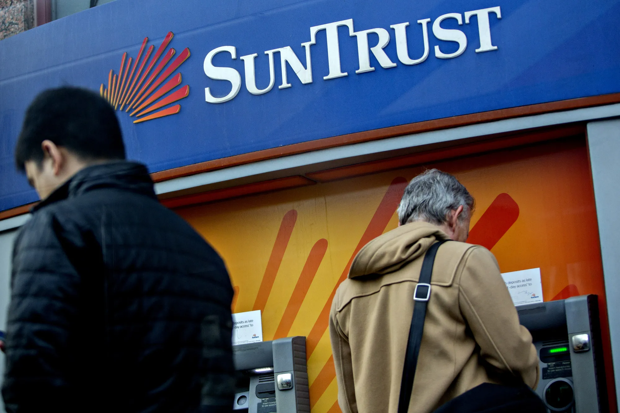 SunTrust Is Latest Bank to Halt Financing of Private Prisons - Bloomberg