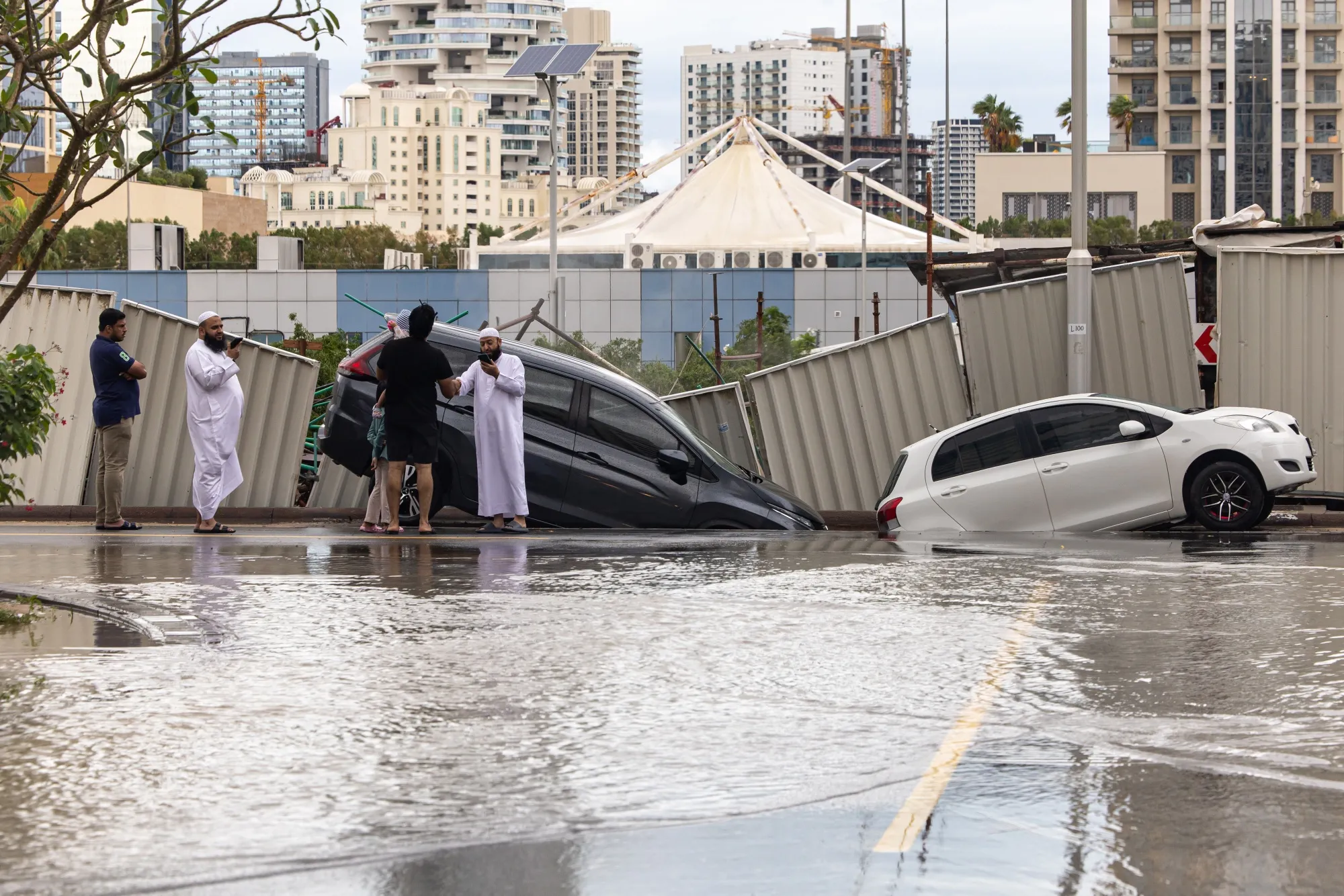 Freak Storm in Dubai Rains on Binance’s Parade - Bloomberg