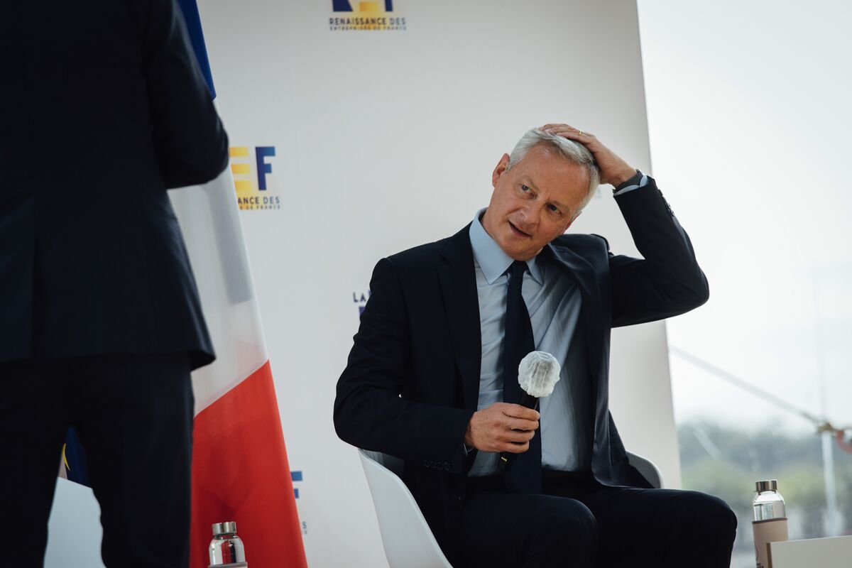 France Sees Better Recovery, May Revise 2020 Economic Forecast - Bloomberg