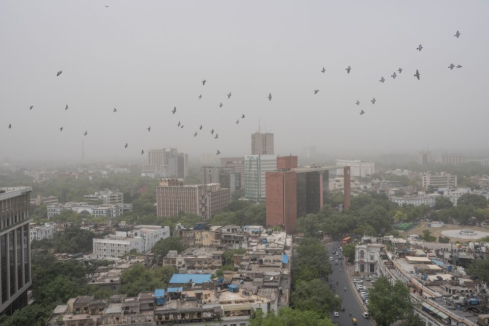 Dust Storm Sends Delhi Pollution to Triple the Hazardous Level - Bloomberg Dust Storm Sends Delhi Pollution to Triple the Hazardous Level - Bloomberg