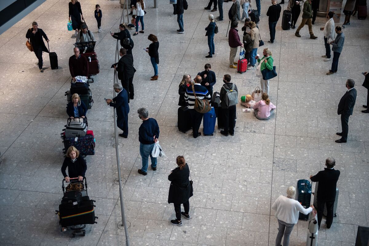 Flight Fraud Victims Lose Nearly £3,000 on Average, Bank Warns - Bloomberg Flight Fraud Victims Lose Nearly £3,000 on Average, Bank Warns - Bloomberg