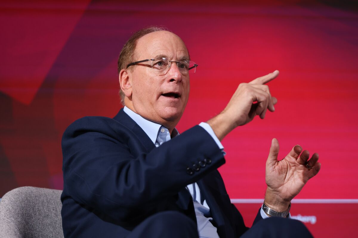 Larry Fink Says AI Could Be the Technology That Curbs Inflation - Bloomberg