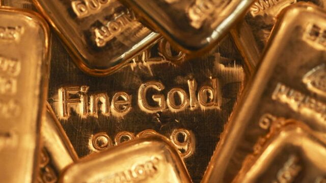 Gold Resilient as This Year's Best Commodity as Stocks, Oil Wilt ...