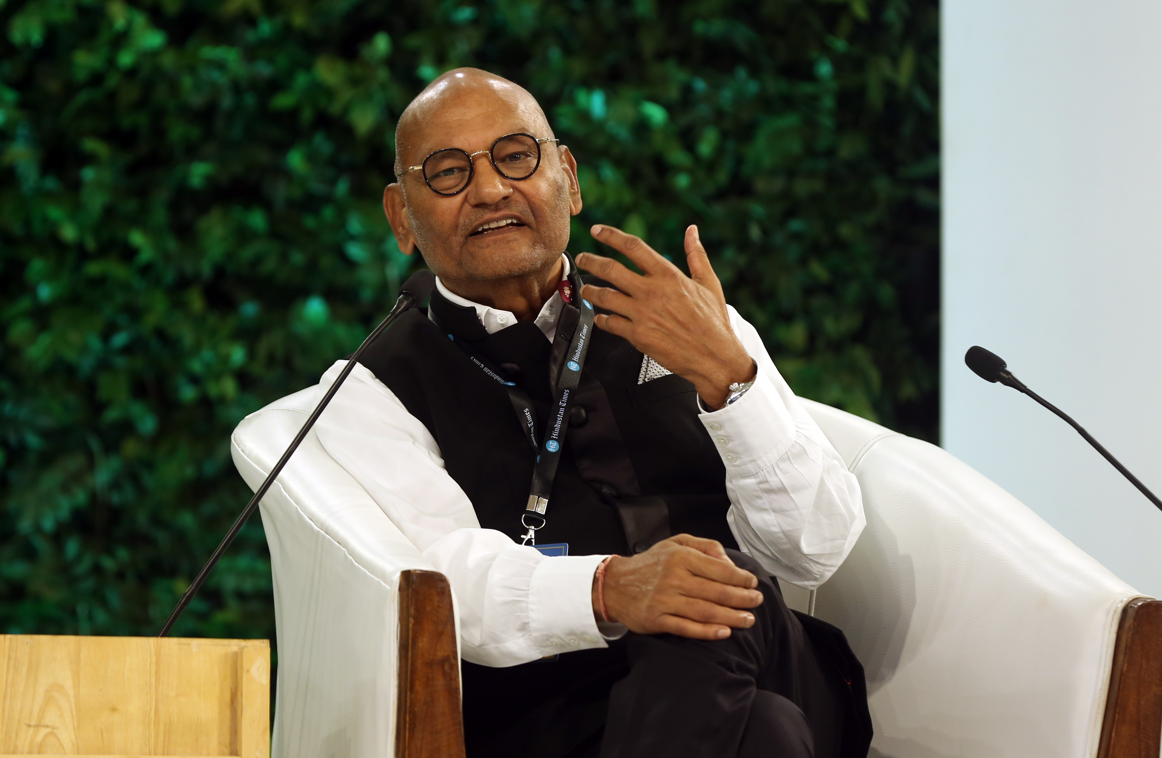 Agarwal Is Said to Weigh Vedanta Stake Sale as Last Resort - Bloomberg