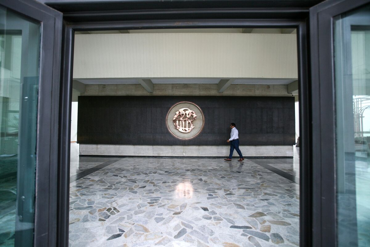 Peru to Cut Interest Rate as Inflation Cools Below 2%: Decision Guide ...