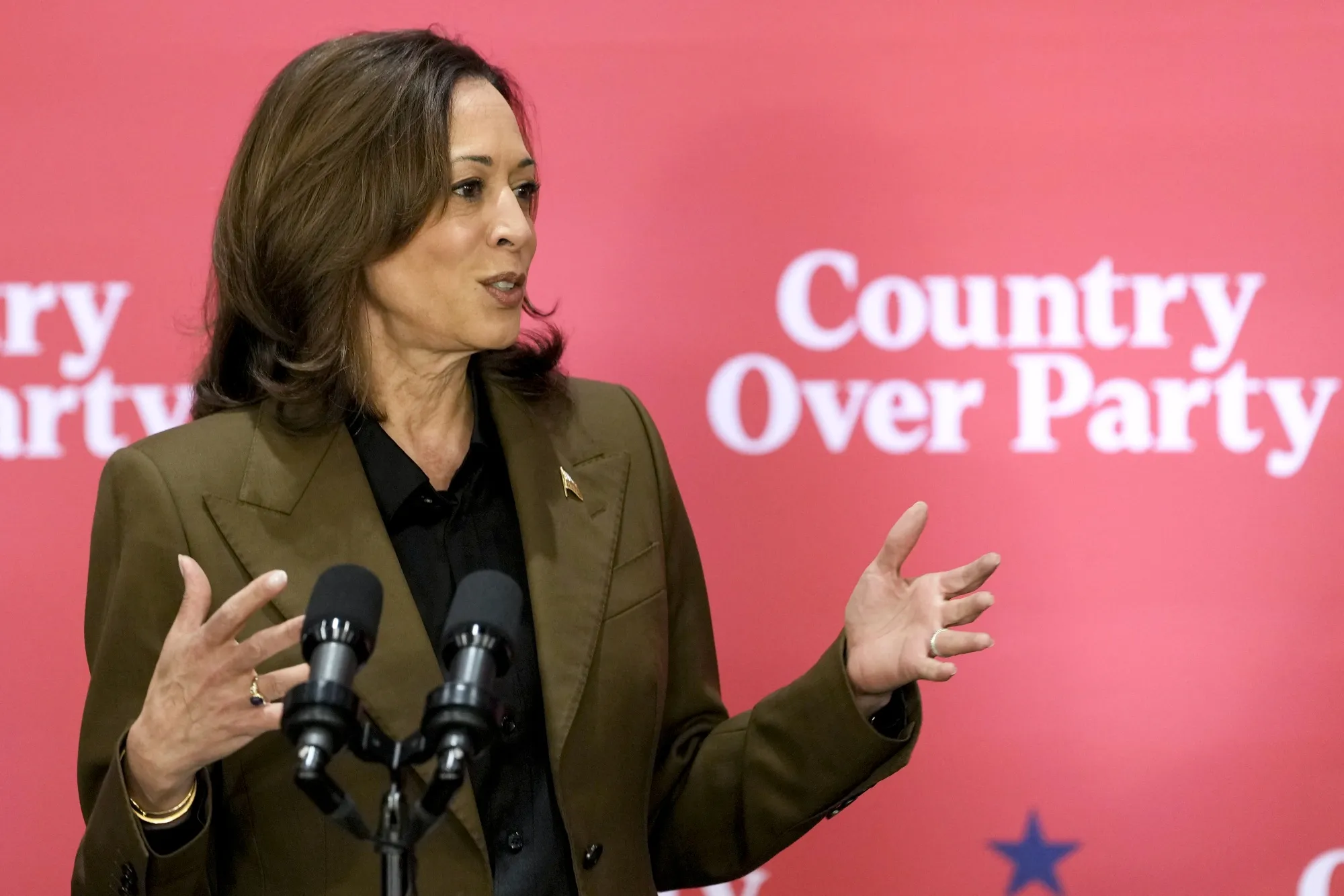 Kamala Harris Vows to Create Bipartisan Council to Advise Her on Policy ...