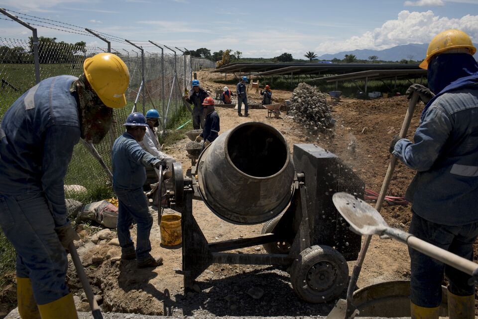 Colombian Economy Slows Less Than Expected on Strong Construction ...