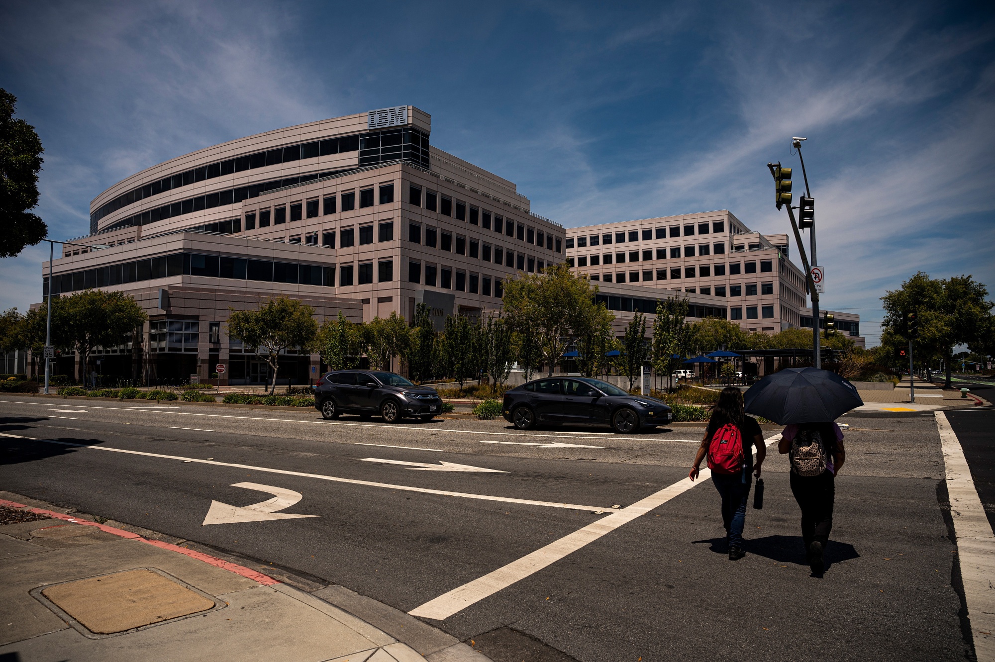 IBM (IBM) Cracks Down on Return-to-Office Policy for US Managers ...
