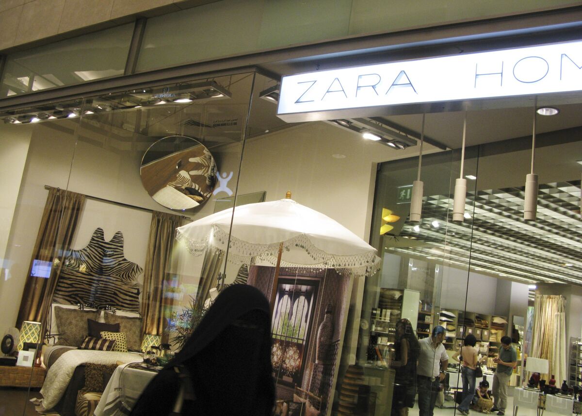 Zara’s Middle East Operator Seeks Bank Pitches for IPO - Bloomberg