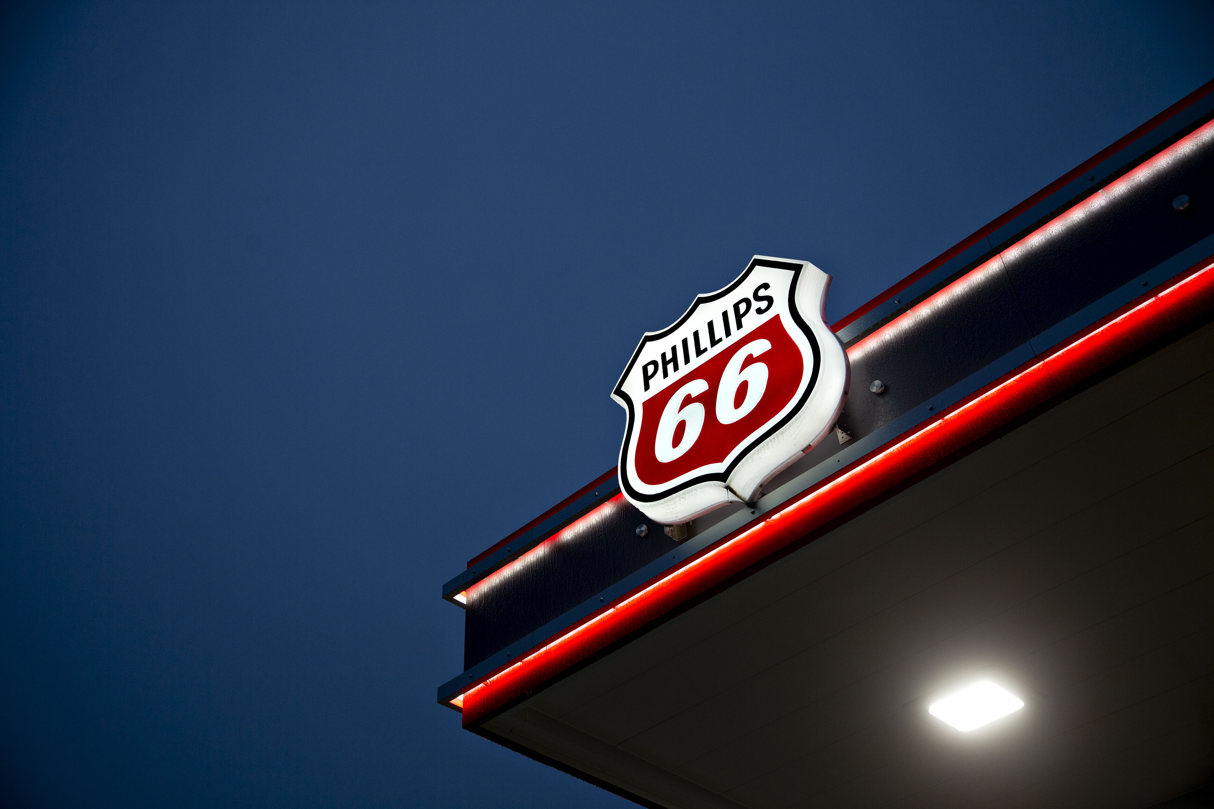 Phillips 66 Seeks Texas Terminal Project as Oil Exports Grow - Bloomberg
