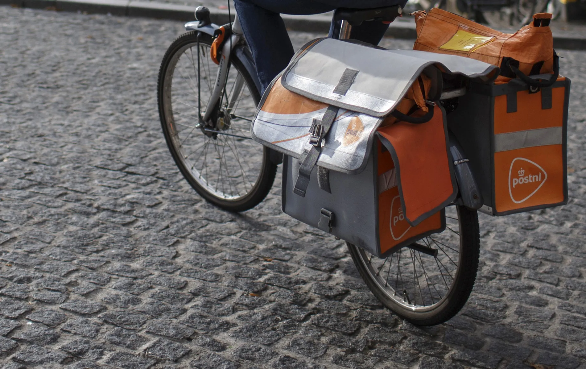 Belgium’s Bpost Makes ‘Final, Improved’ Offer for PostNL - Bloomberg