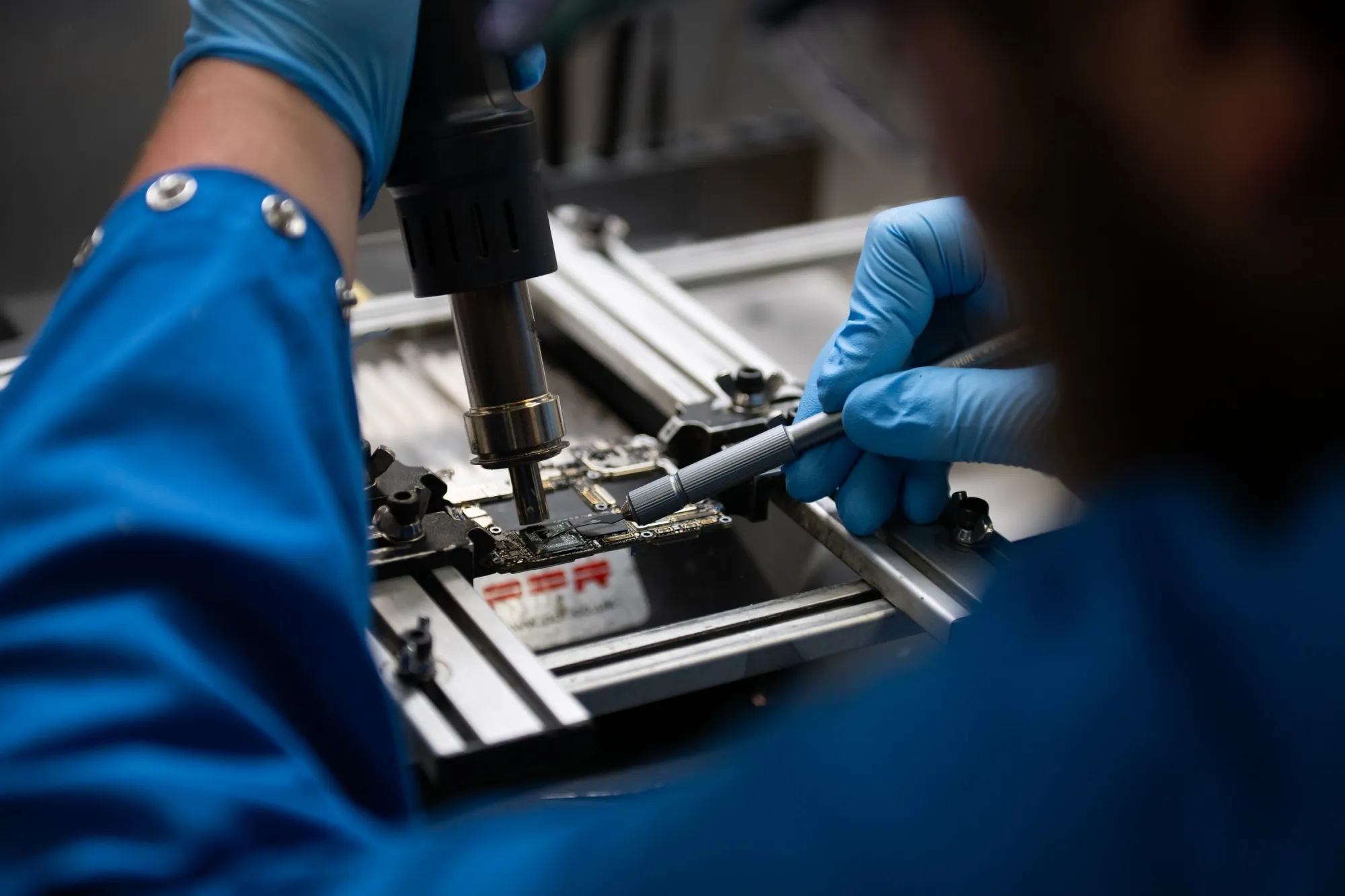 Pentagon Makes First Major Awards Under Chips Act, Worth $238 Million ...