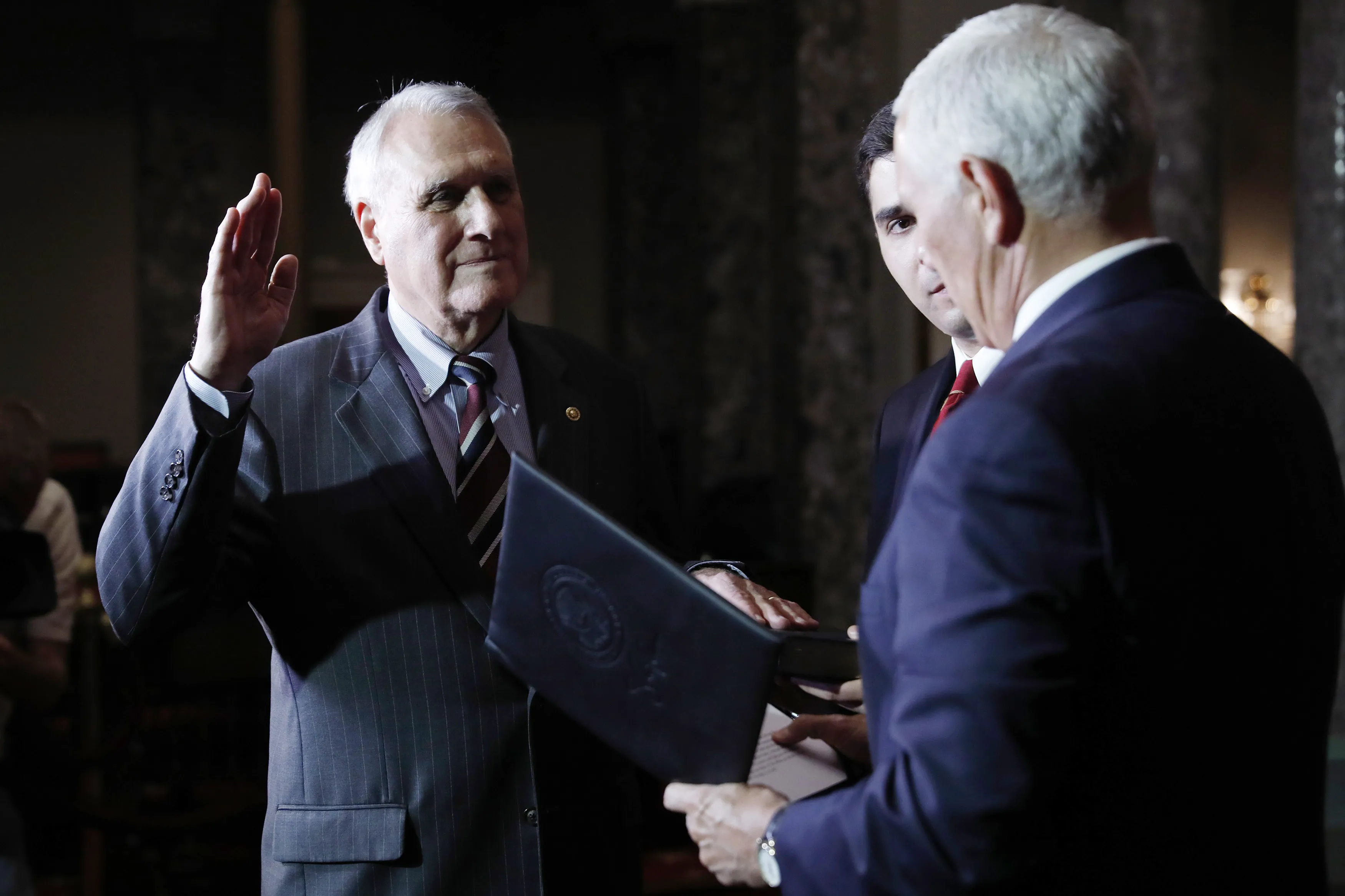Jon Kyl Sworn in to Fill McCain's Senate Seat Until January - Bloomberg