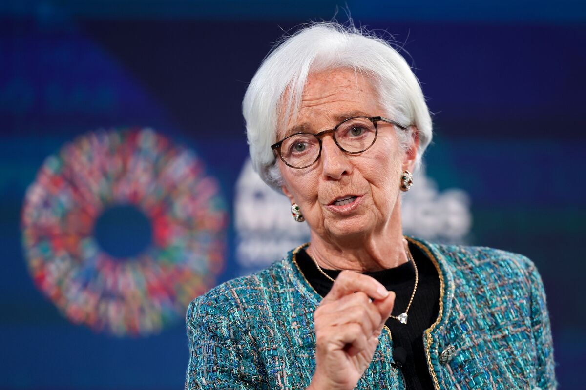 Lagarde to Hold Dinners With ECB Officials Before Most Meetings - Bloomberg Lagarde to Hold Dinners With ECB Officials Before Most Meetings - Bloomberg