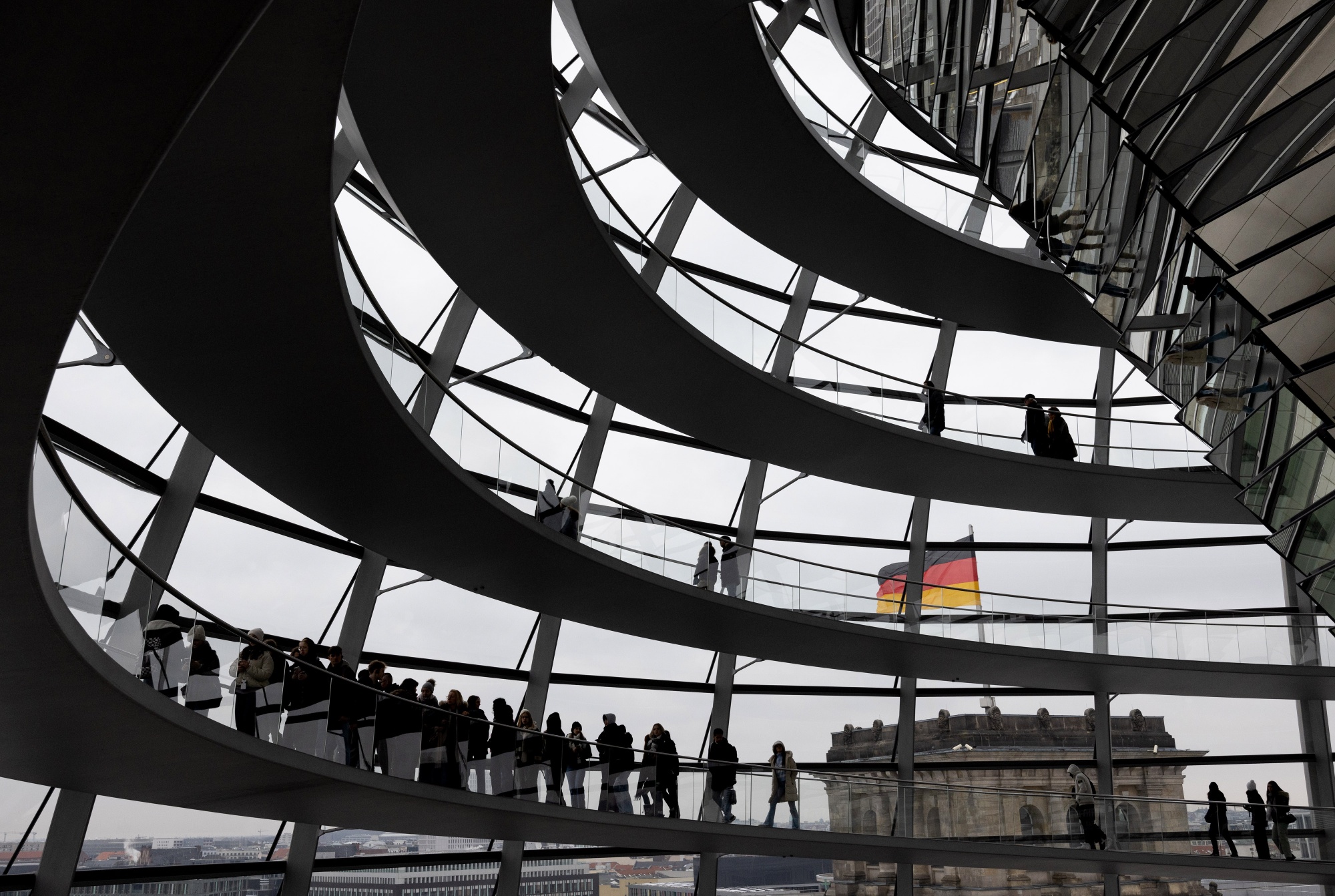 German Coalition Punished in Repeat of 2021 Election in Berlin - Bloomberg
