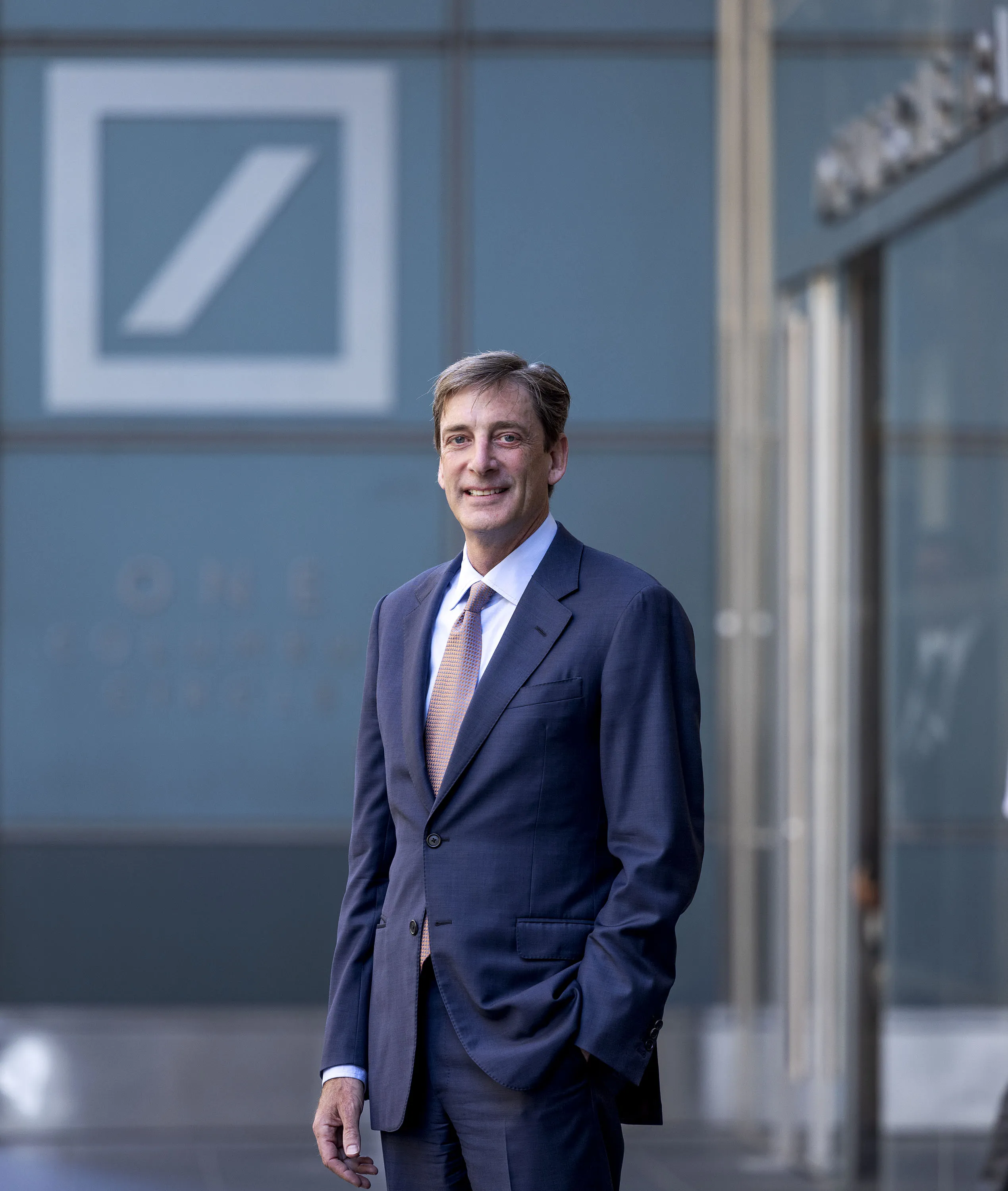 A Senior Deutsche Dealmaker Tries to Navigate Clients Through Downturn ...