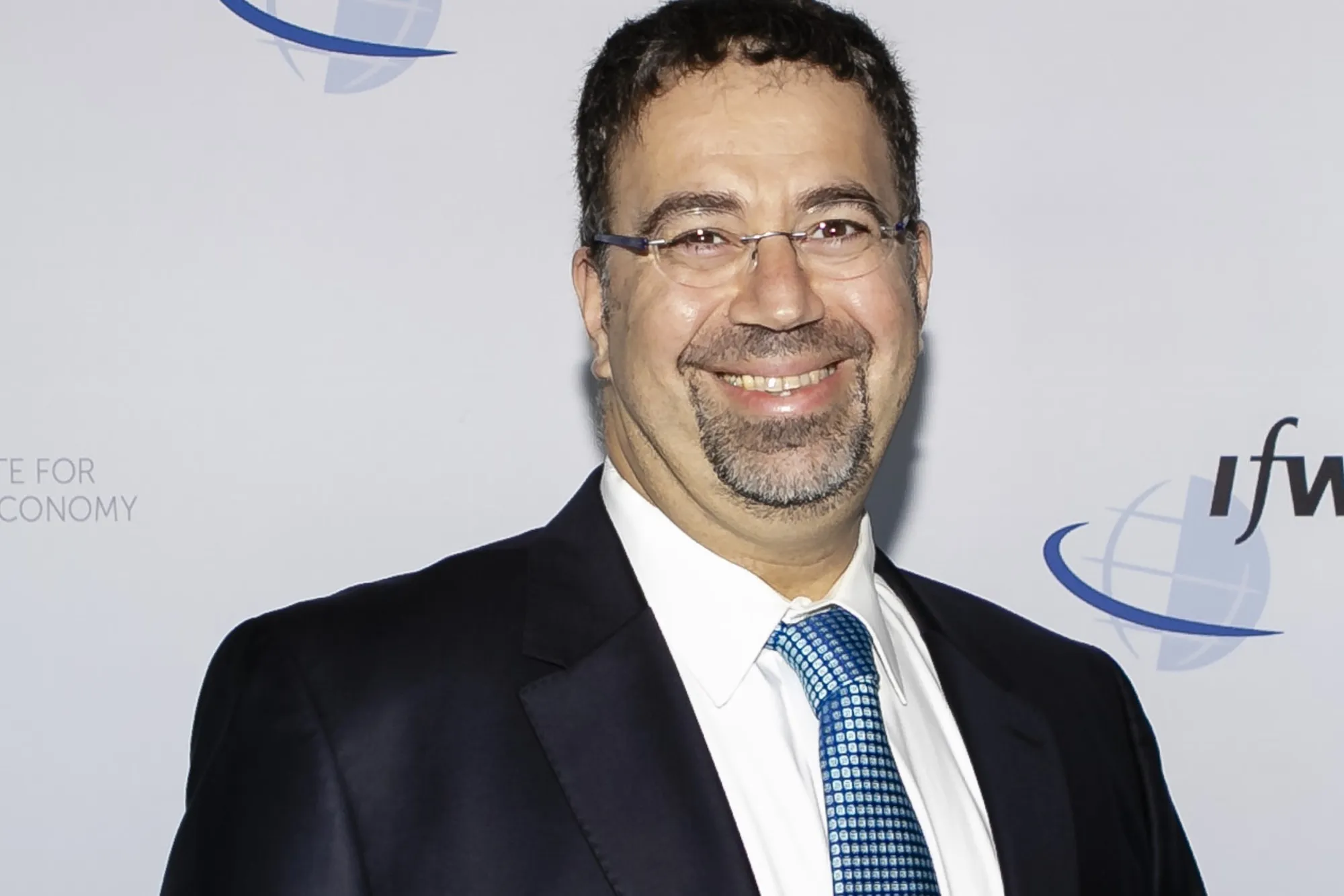El economista Daron Acemoglu dice que la IA solo puede hacer 5% de los ...
