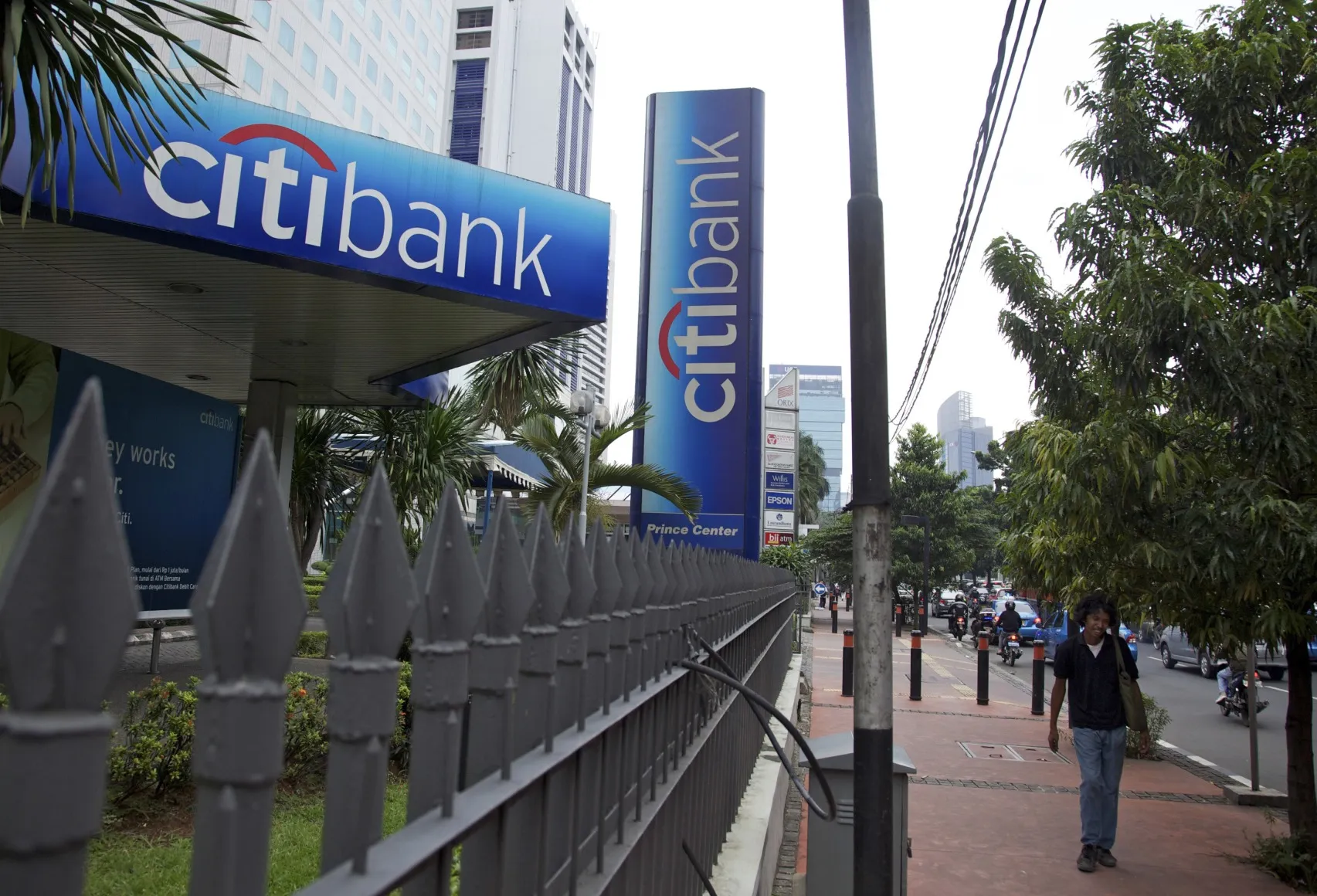 Citi to Offer 7-Day Sweeps as Clients Seek Faster Services - Bloomberg